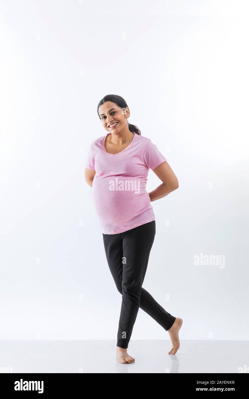 Legs crossed standing hi-res stock photography and images - Alamy