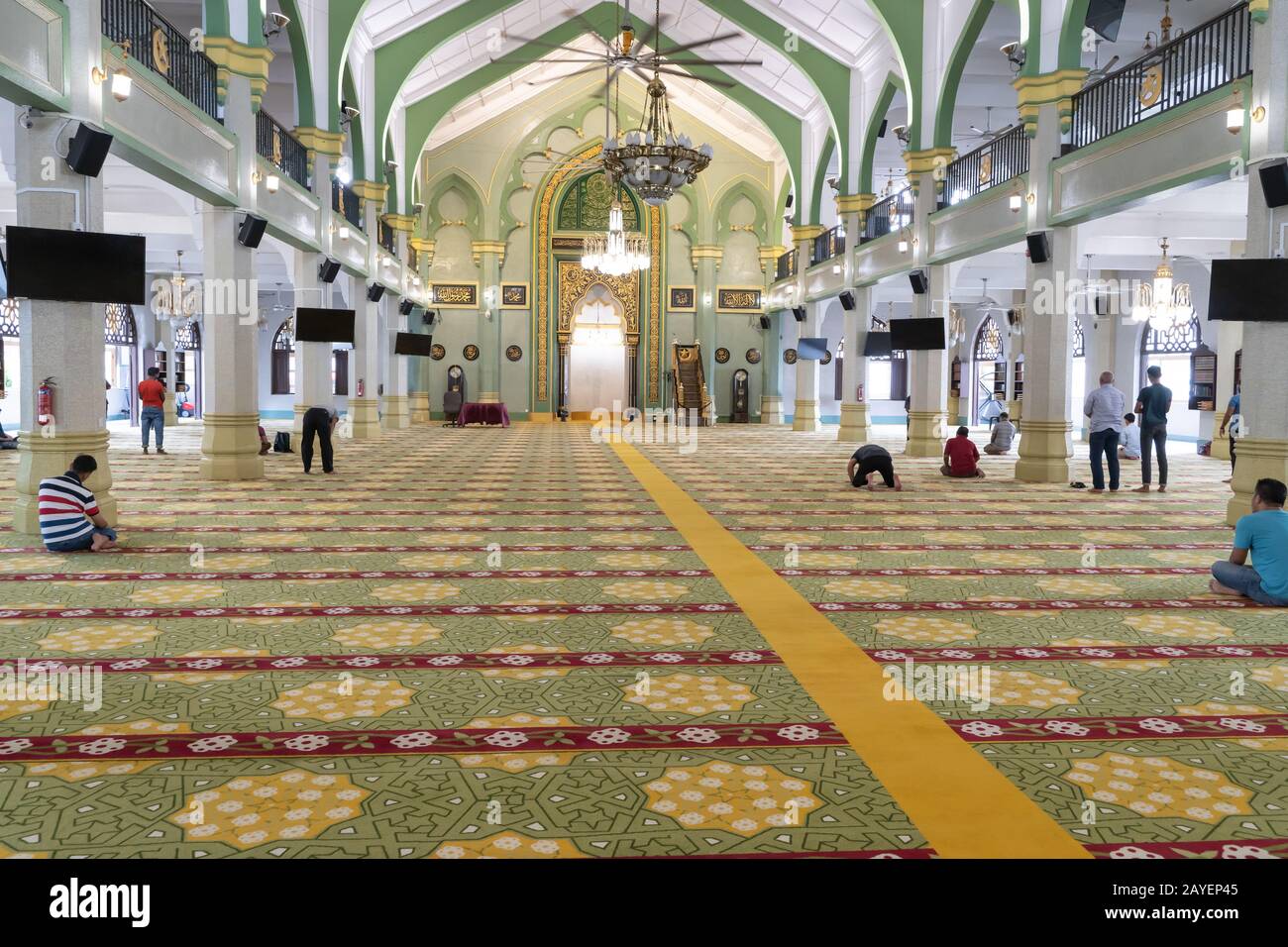 Famous sultan mosque in singapore hi-res stock photography and images ...