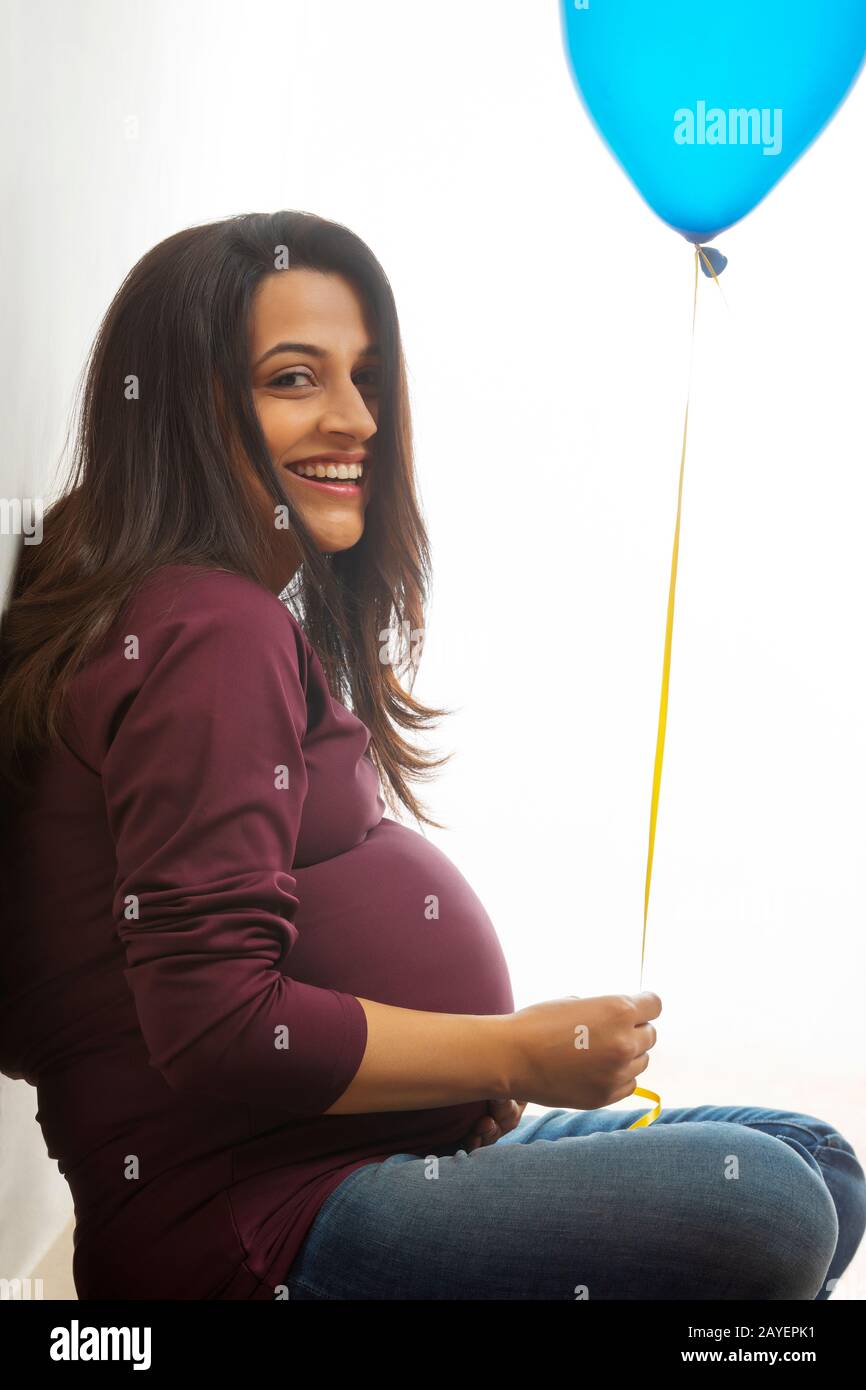 Balloon belly hi-res stock photography and images - Alamy