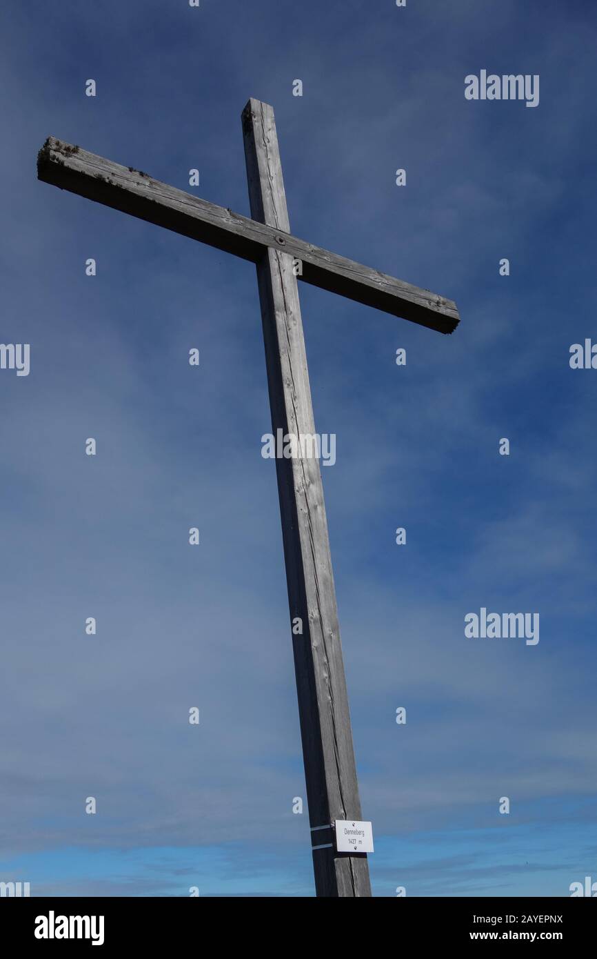Mountain cross hi-res stock photography and images - Alamy