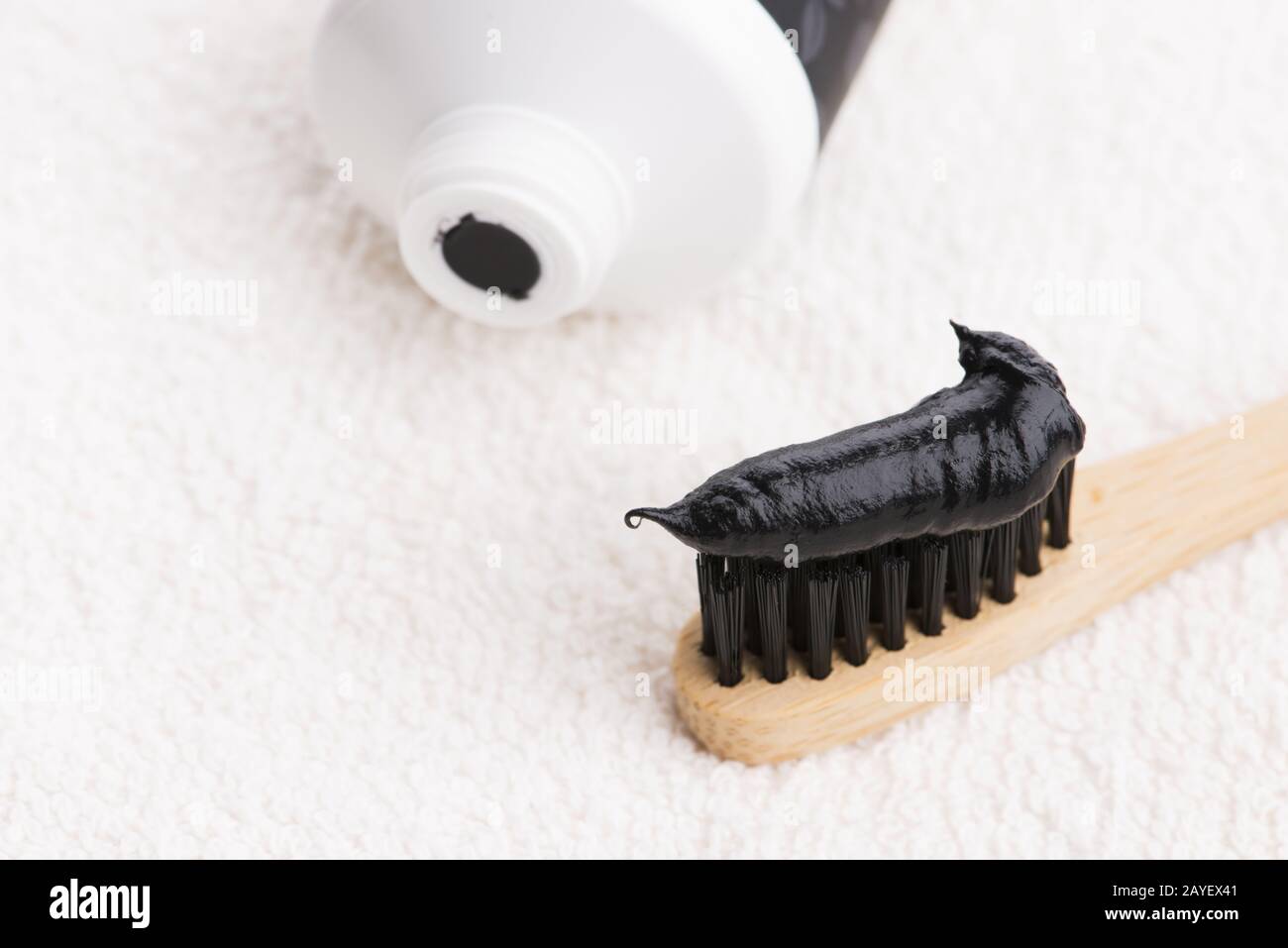Black toothpaste hi-res stock photography and images - Alamy
