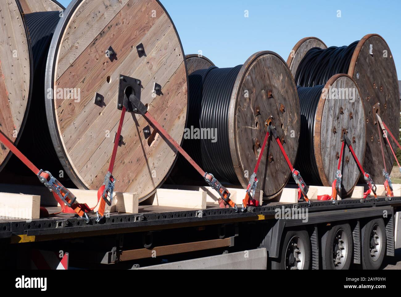 Cable installation truck hi-res stock photography and images - Alamy