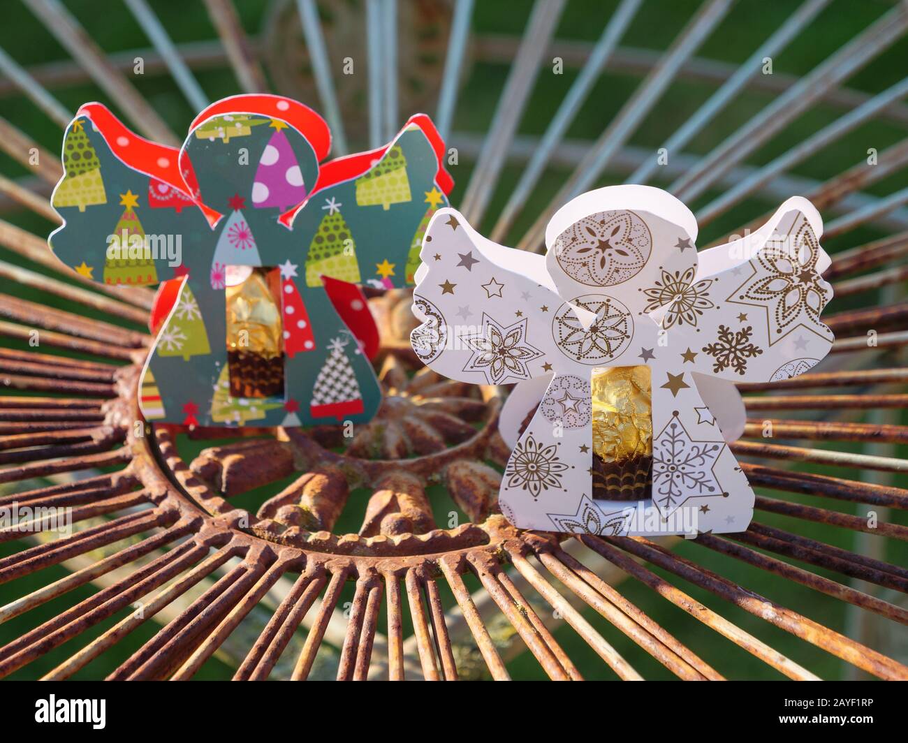 Christmas angles hi-res stock photography and images - Alamy