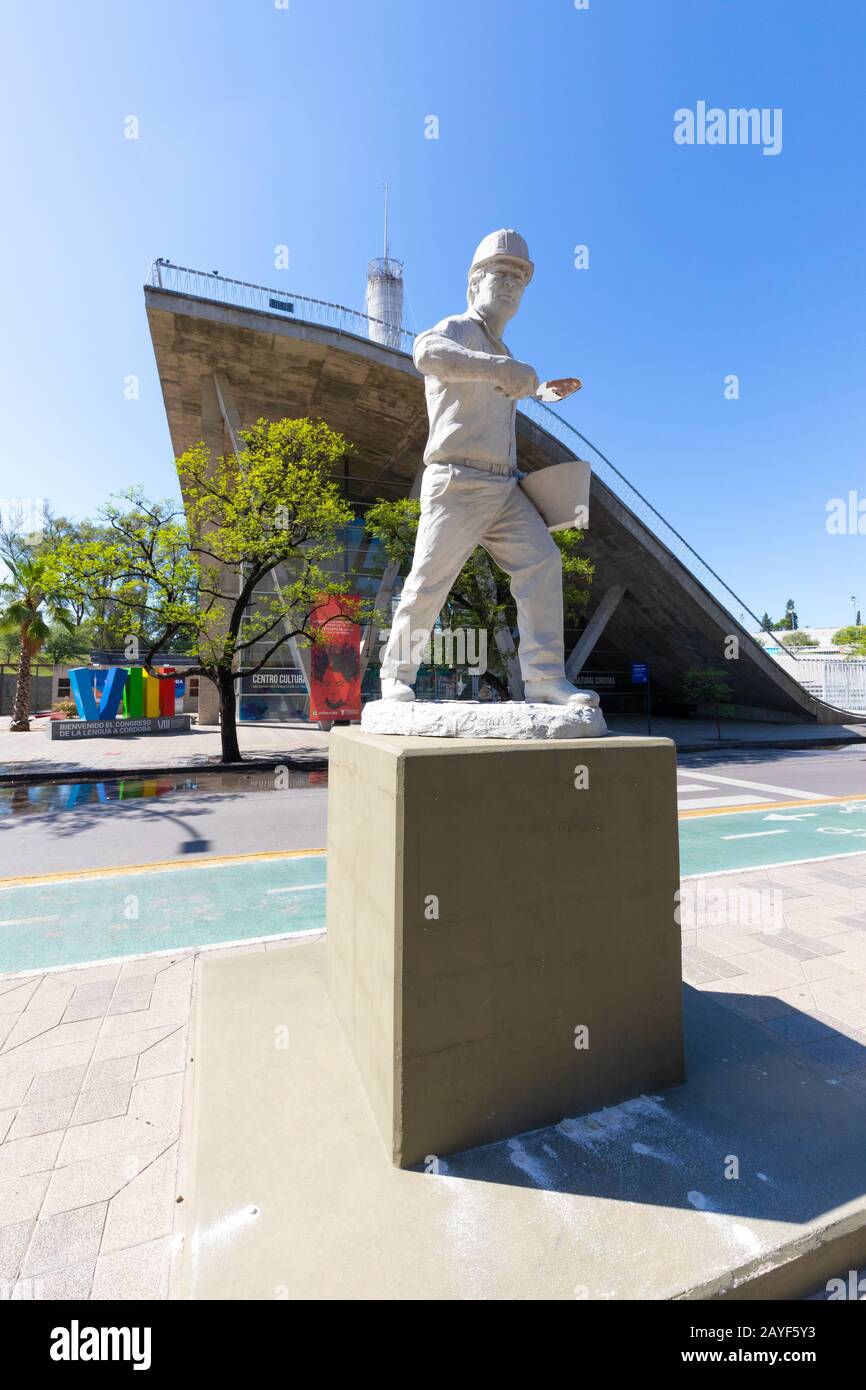 Builders statue hi-res stock photography and images - Alamy
