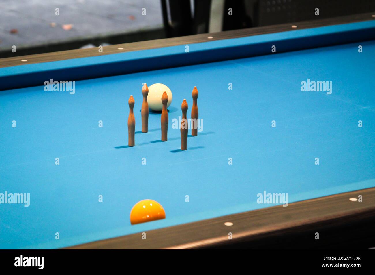 Pool scene hi-res stock photography and images - Alamy