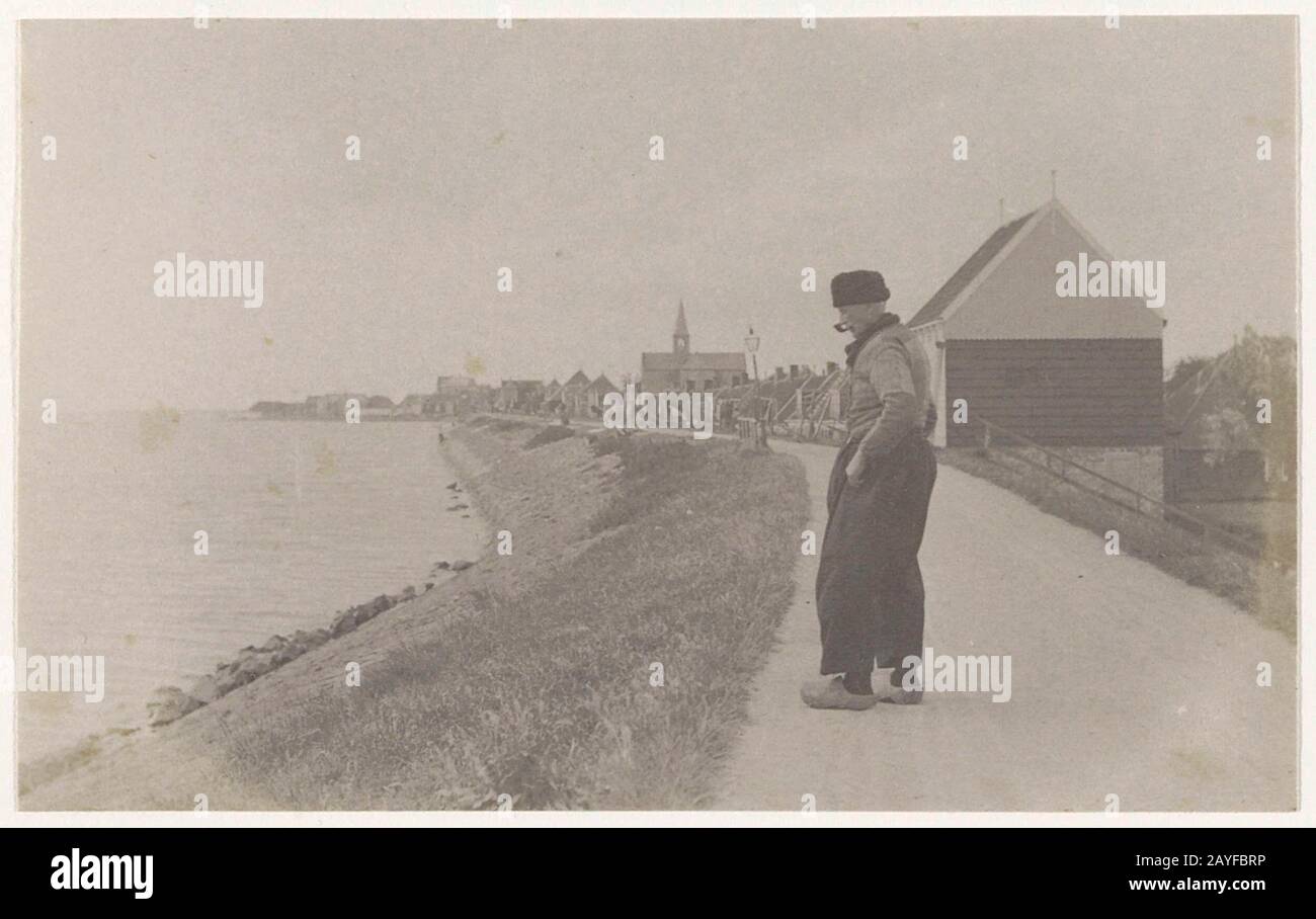 Volendam Costume High Resolution Stock Photography and Images - Alamy