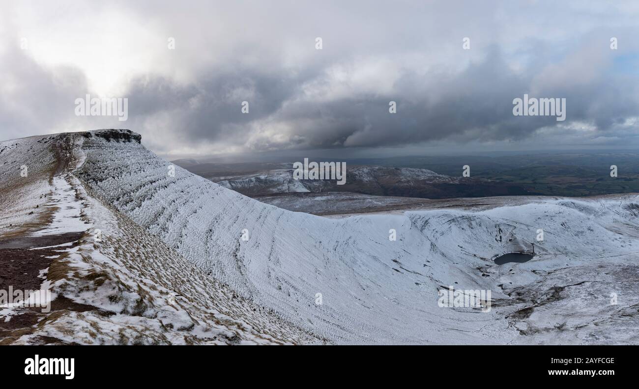 The Brecon Beacons in winter after a Fall of Snow Stock Photo - Alamy