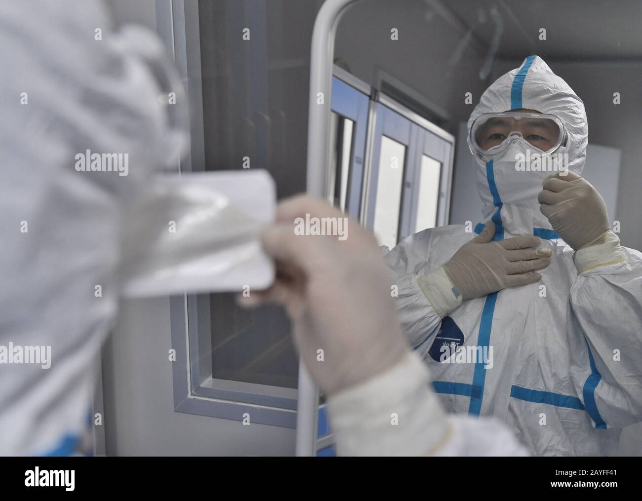 News health laboratory hi-res stock photography and images - Alamy