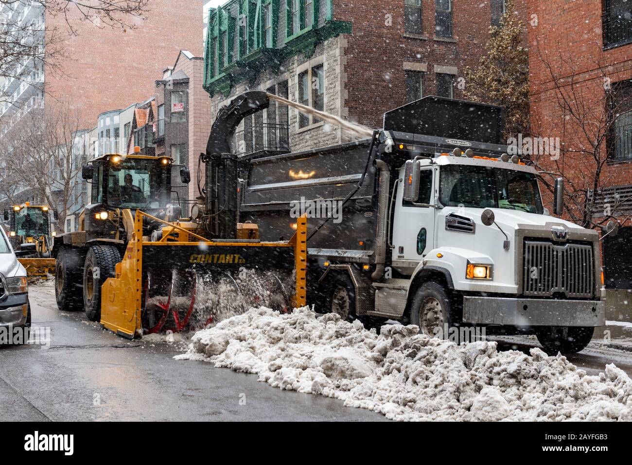 Montreal snow street hi-res stock photography and images - Alamy