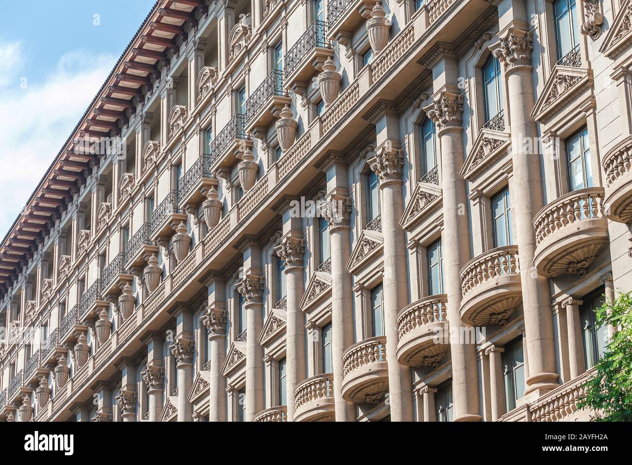 Multiple floors hi-res stock photography and images - Alamy