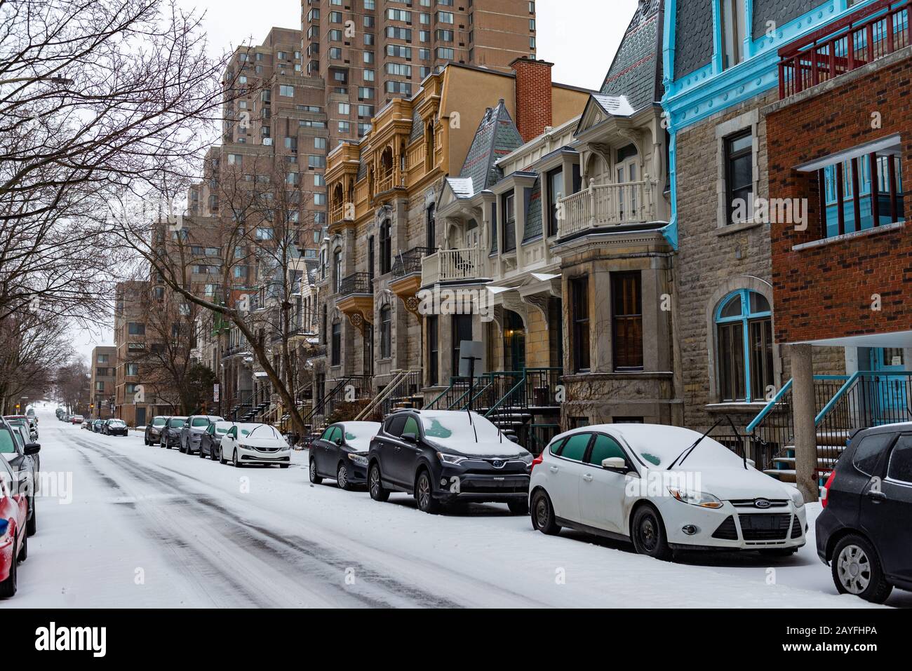 Montreal quebec hi-res stock photography and images - Alamy