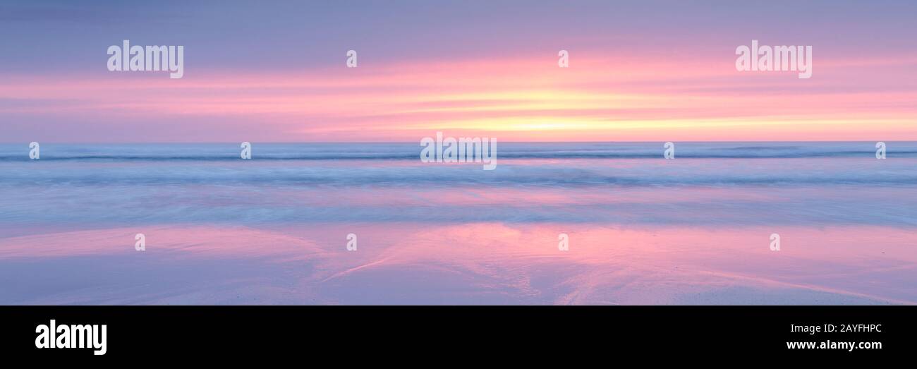 Soft pastel sunset hi-res stock photography and images - Alamy