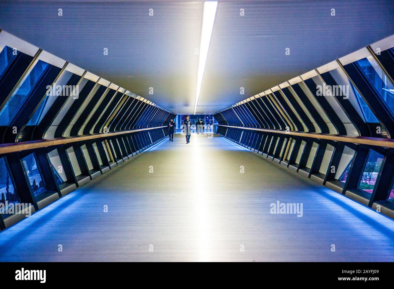 Sci fi Crossrail tunnel leading to One Canada Square, Canary Wharf ...