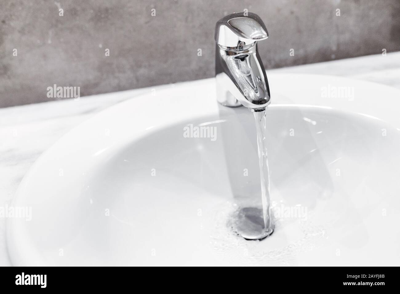 Clean water from tap hi-res stock photography and images - Alamy