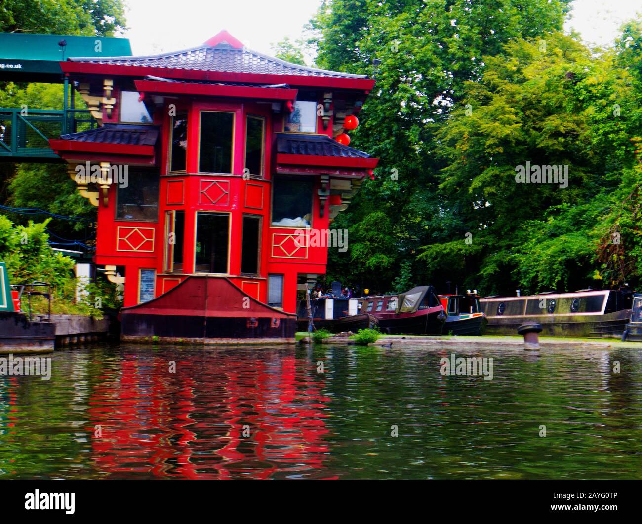 Pagoda restaurant hi-res stock photography and images - Alamy