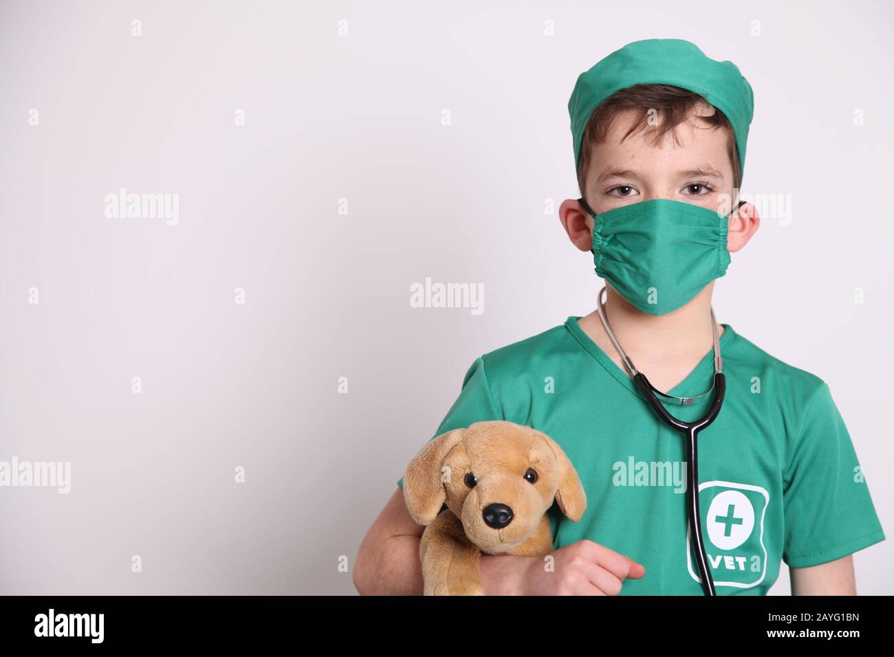 Boy dressed as vet hi-res stock photography and images - Alamy