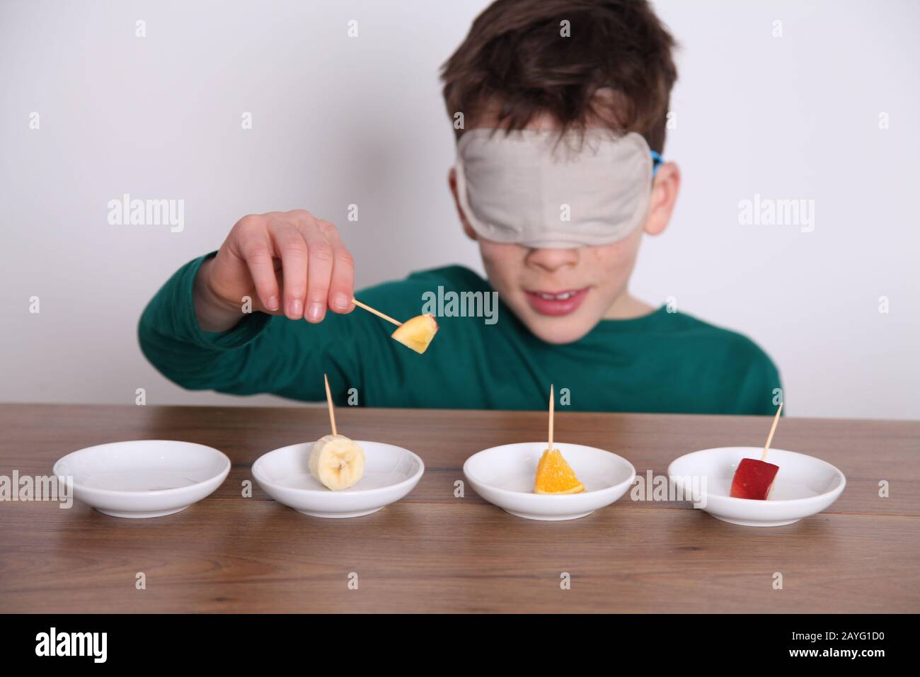 Blind taste test hi-res stock photography and images - Alamy