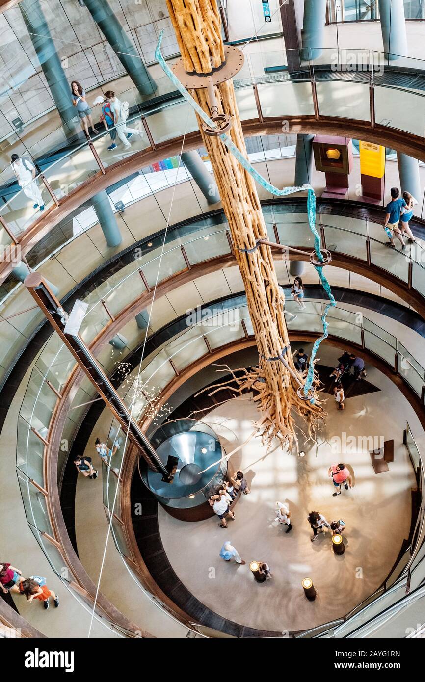 Cosmo caixa hi-res stock photography and images - Alamy