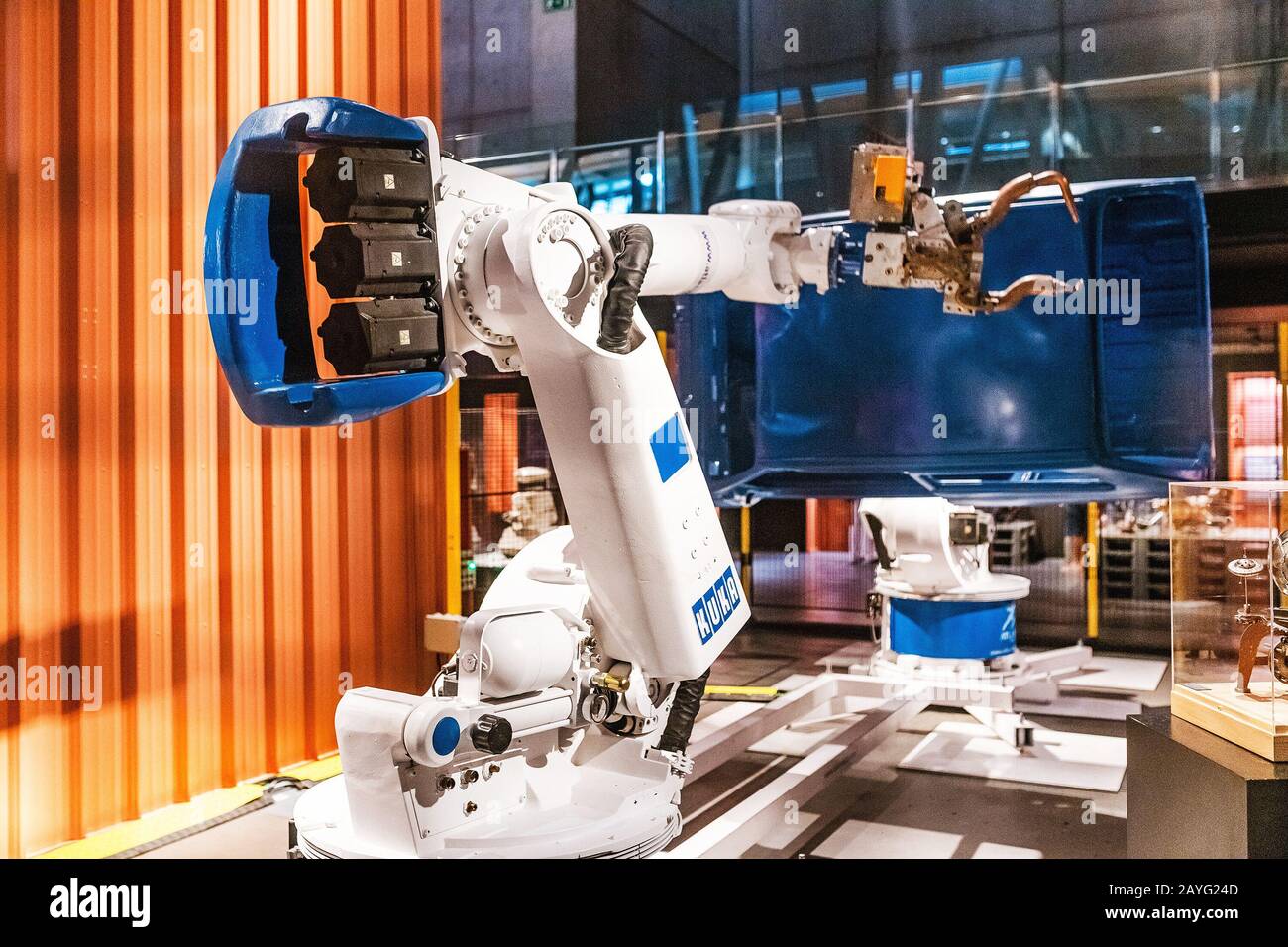 Robotic car manufacturing hi-res stock photography and images - Alamy