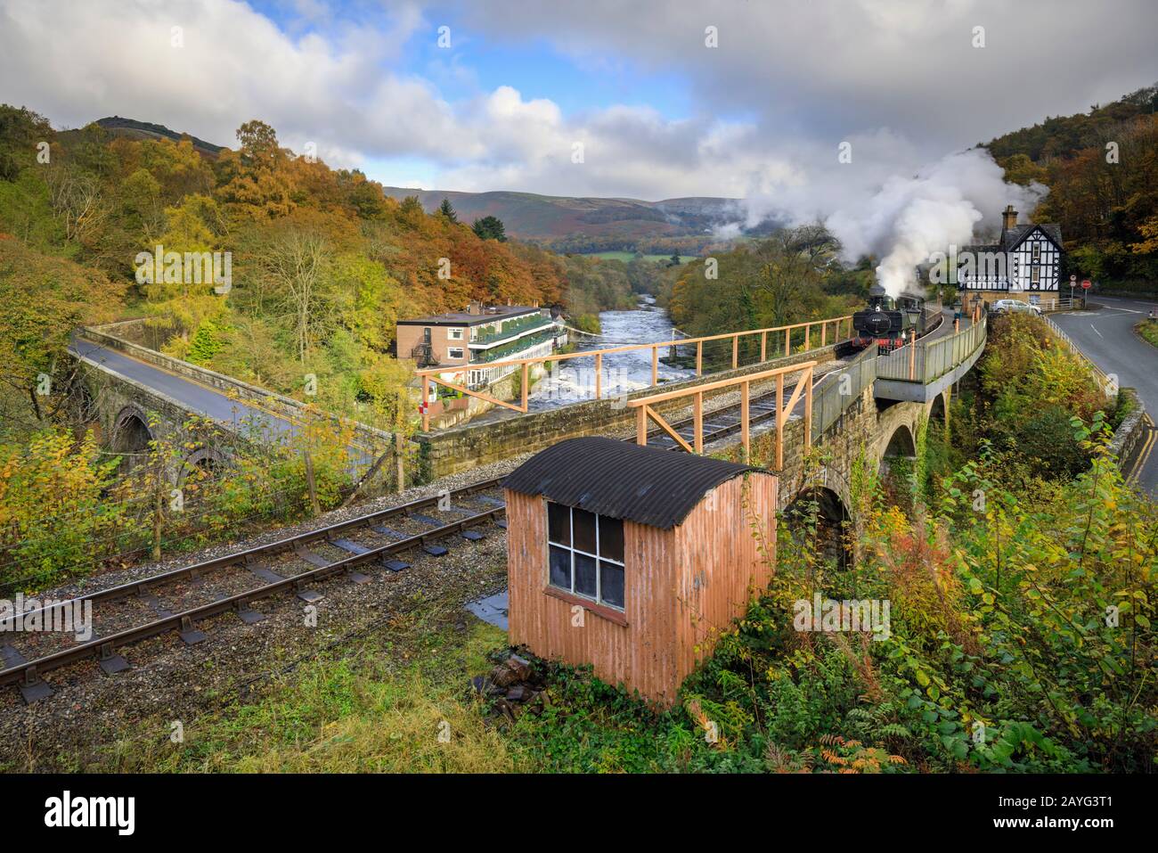 Llangollen steam railway train hi-res stock photography and images - Alamy