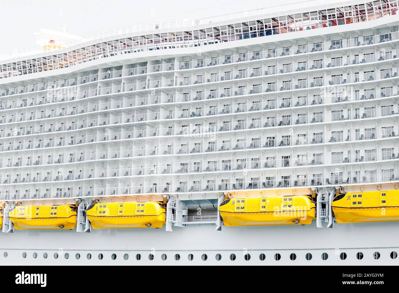Row of Lifeboats and cabins on a huge Cruise Ship Stock Photo - Alamy