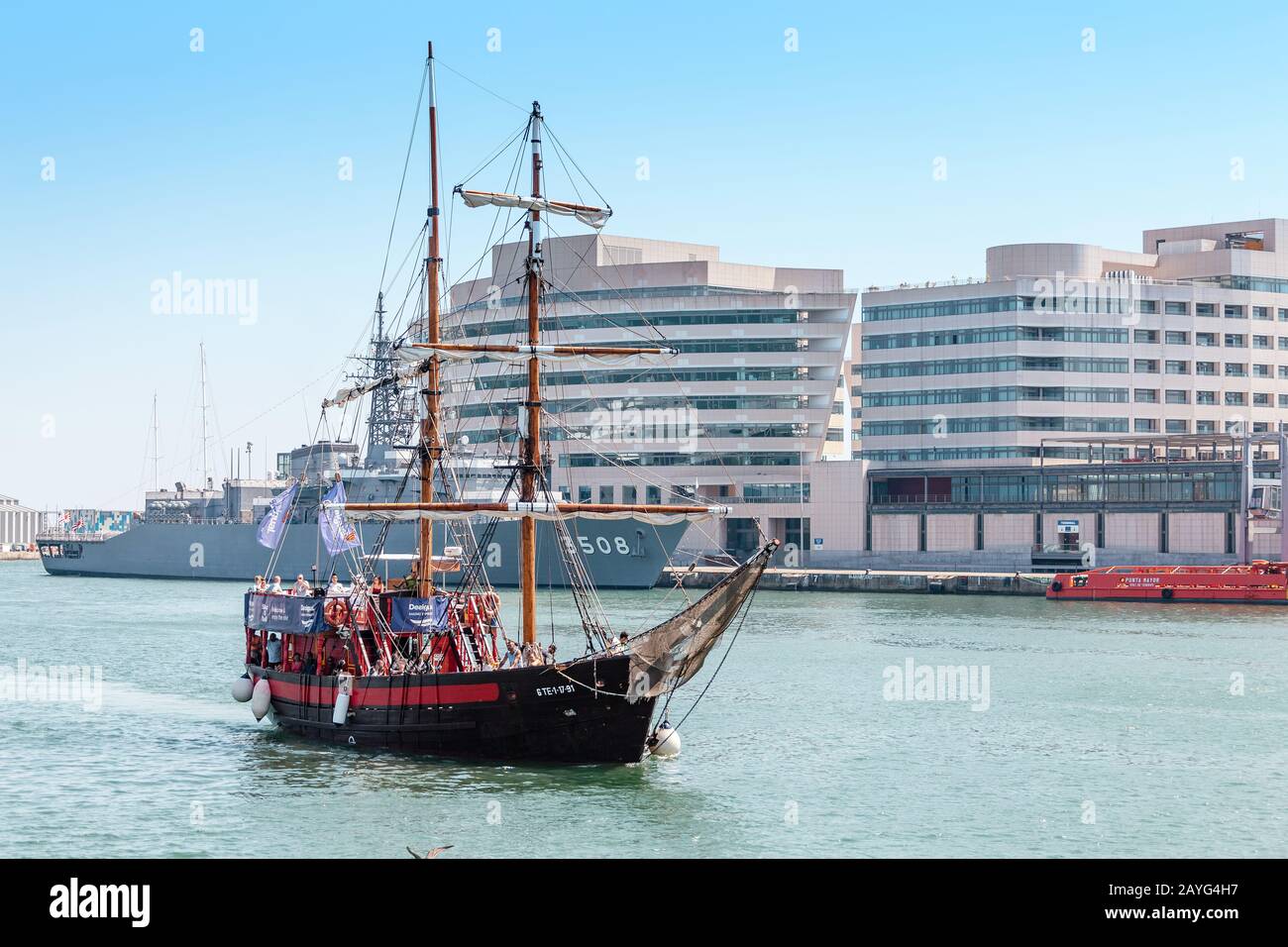 29 JULY 2018, BARCELONA, SPAIN: Pirate ship with tourists in port Stock ...