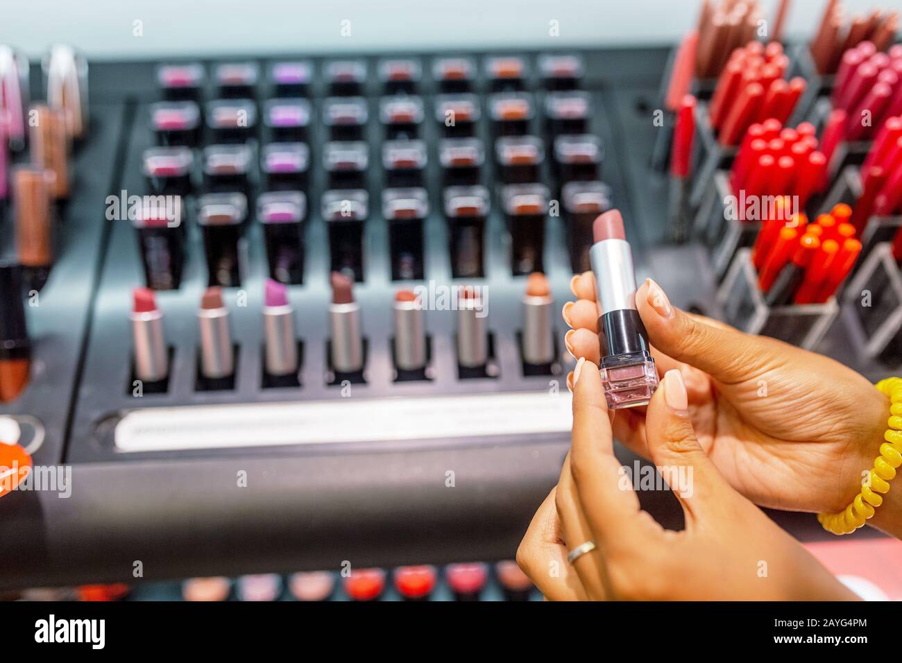 Makeup shopping lipstick store hi-res stock photography and images - Alamy