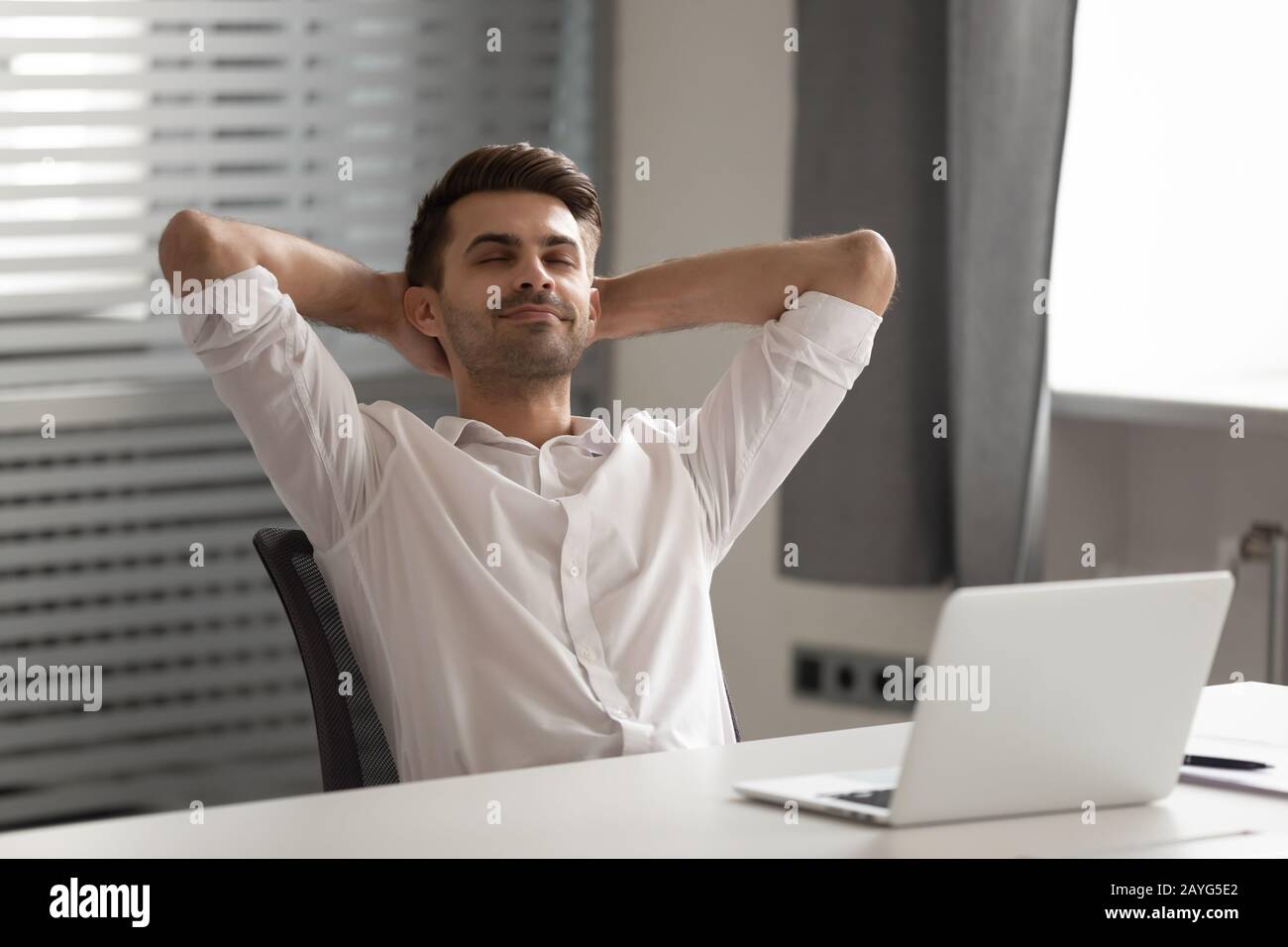 Worker relax hi-res stock photography and images - Alamy