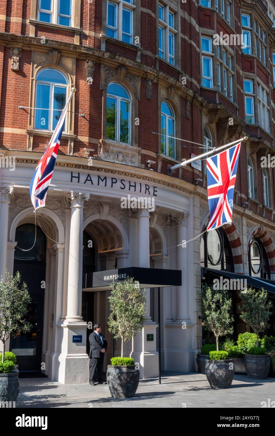 Hotel porter london hi-res stock photography and images - Alamy