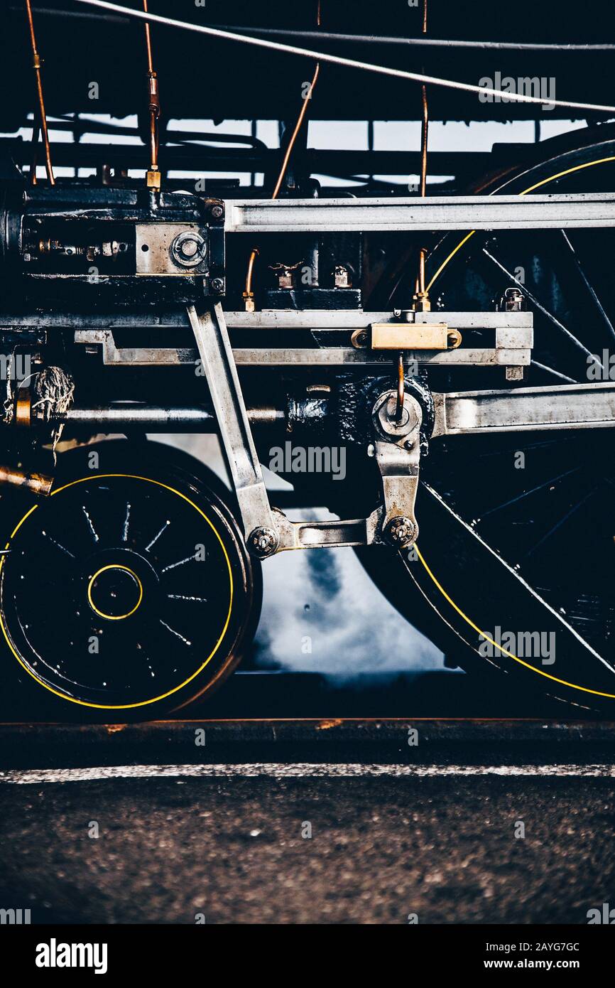 Detail of train wheels hi-res stock photography and images - Alamy