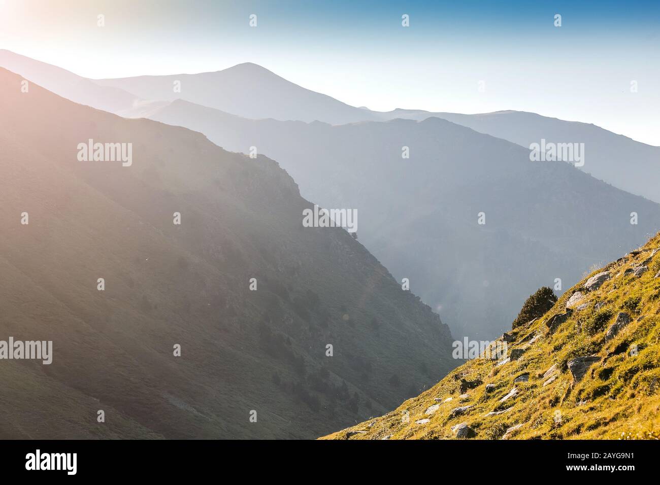 Narrow angle view hi-res stock photography and images - Alamy