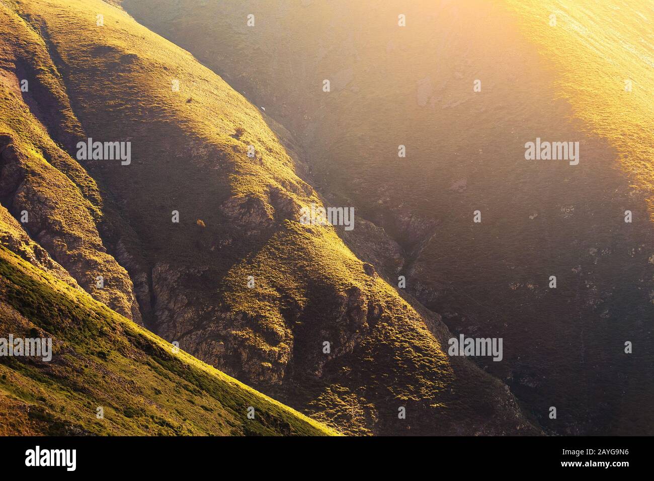 Narrow angle view hi-res stock photography and images - Alamy