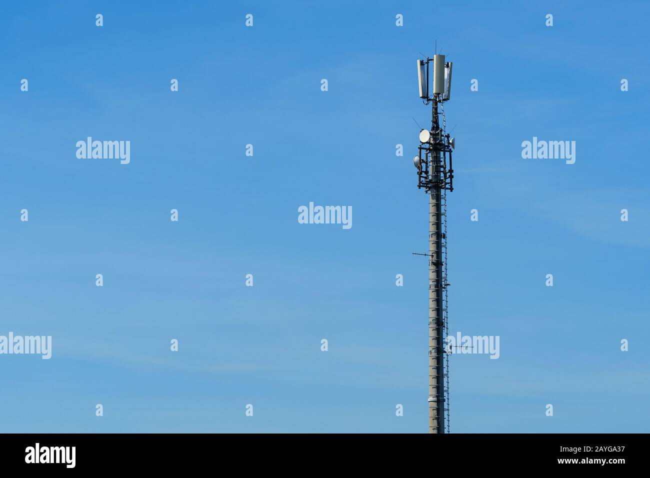 Electronic communications hi-res stock photography and images - Alamy