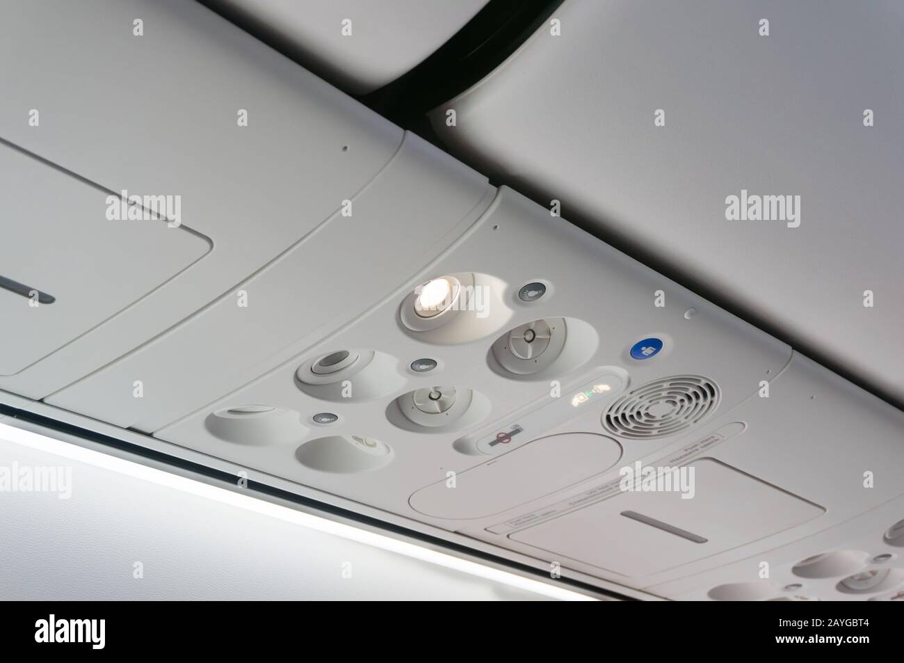 Boeing 737 interior hi-res stock photography and images - Alamy