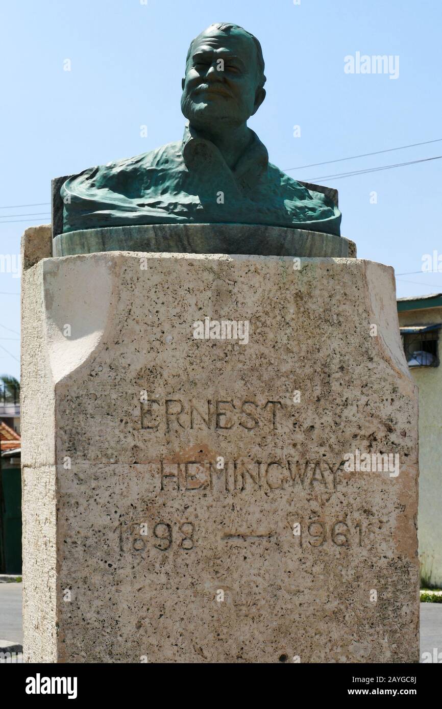 Hemingway tribute hi-res stock photography and images - Alamy