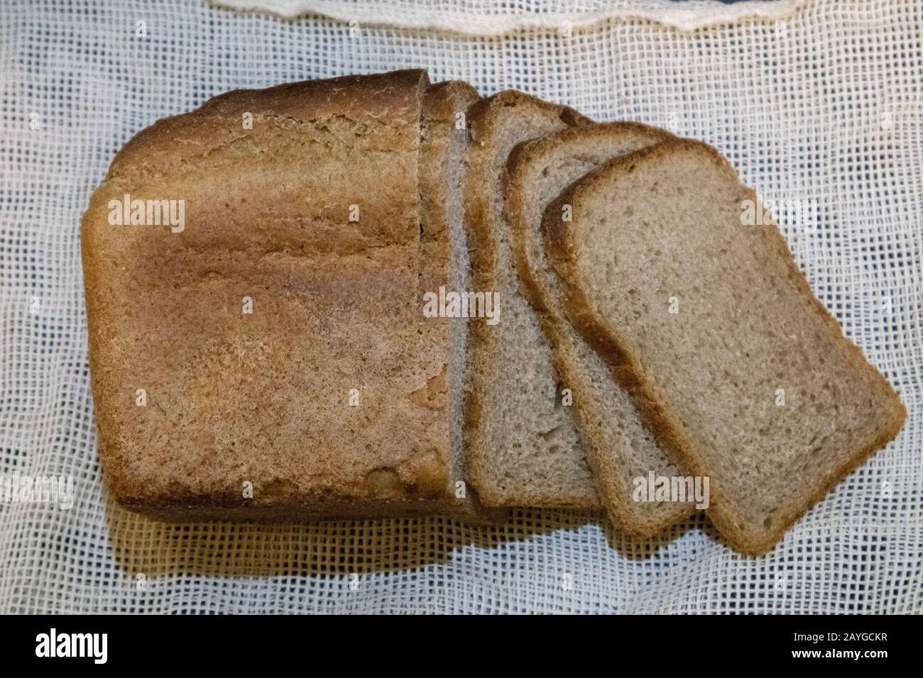 Dark bread hi-res stock photography and images - Alamy