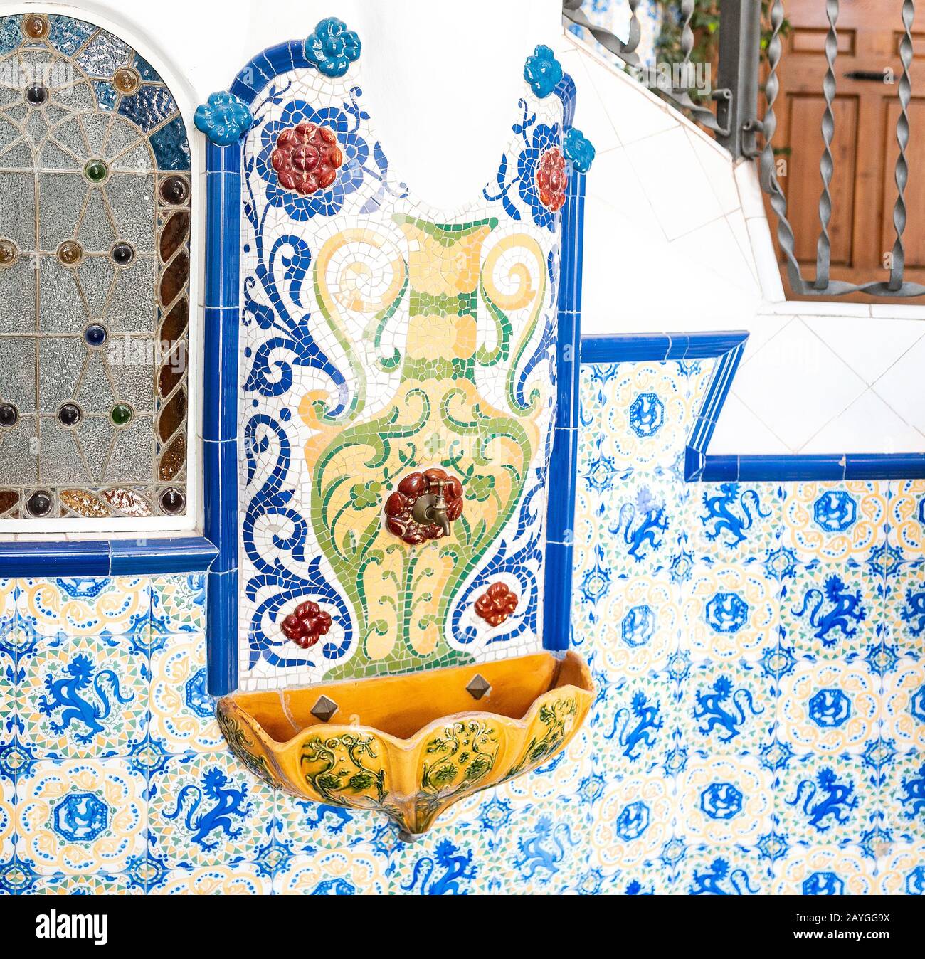 Antoni gaudi mosaic tile pattern hi-res stock photography and images ...