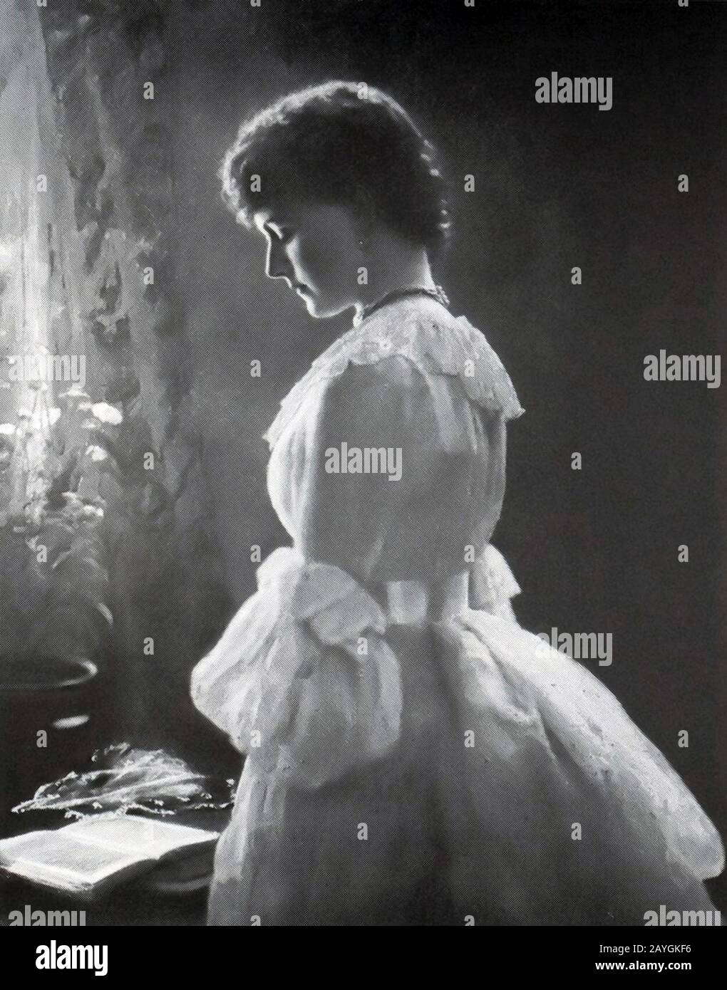 Frances Evelyn Maynard 'Daisy' Greville, Countess of Warwick (1881 ...