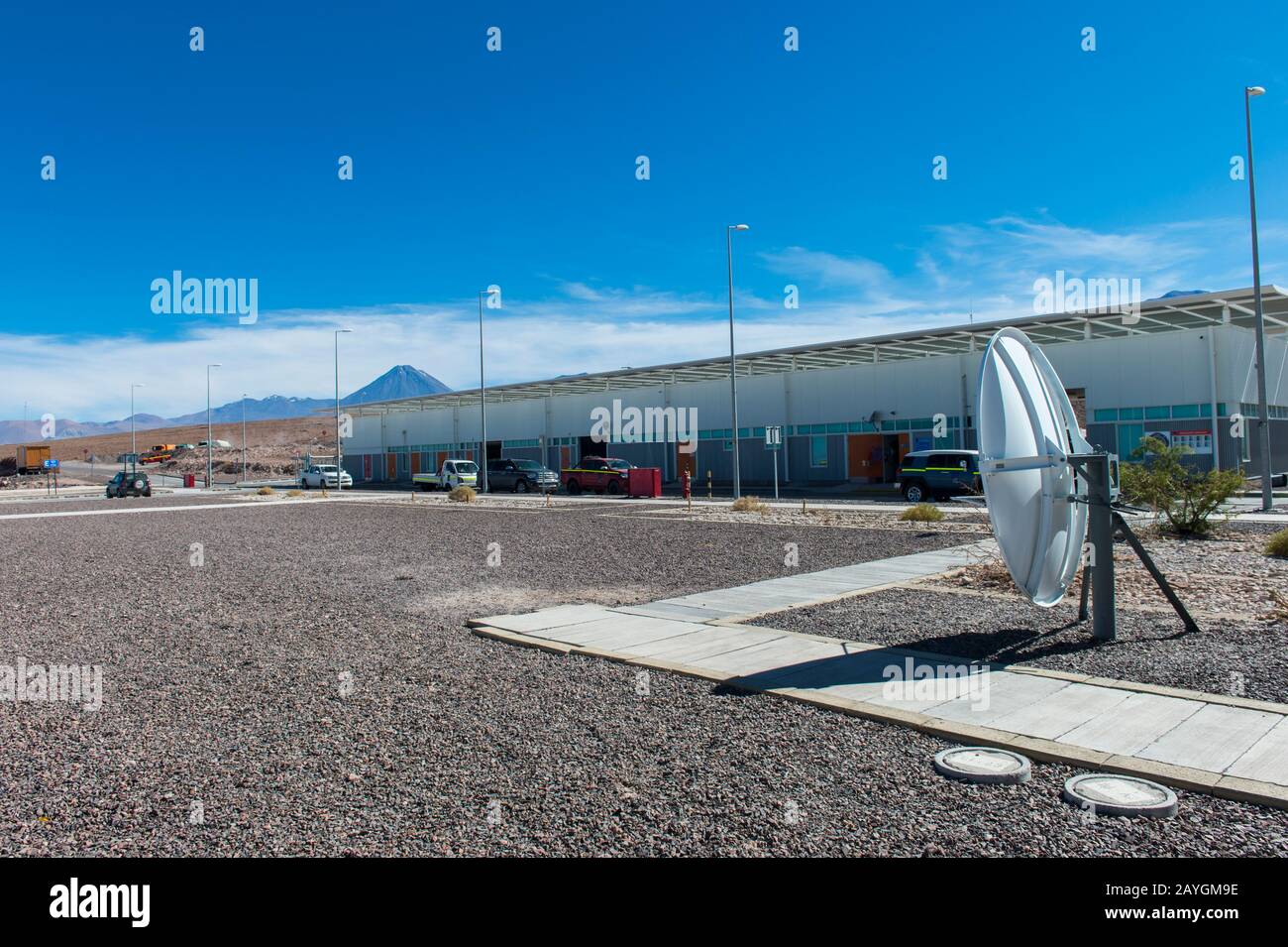 The ALMA (Atacama Large Millimeter/submillimeter Array) facilities ...