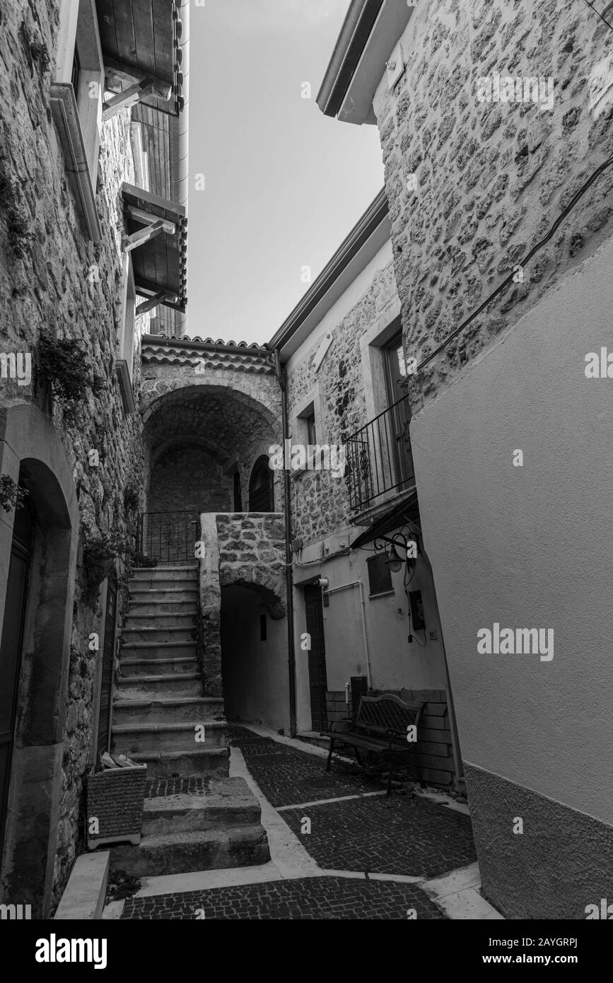 Scapoli, Isernia. Is an Italian town of 663 inhabitants in the province ...