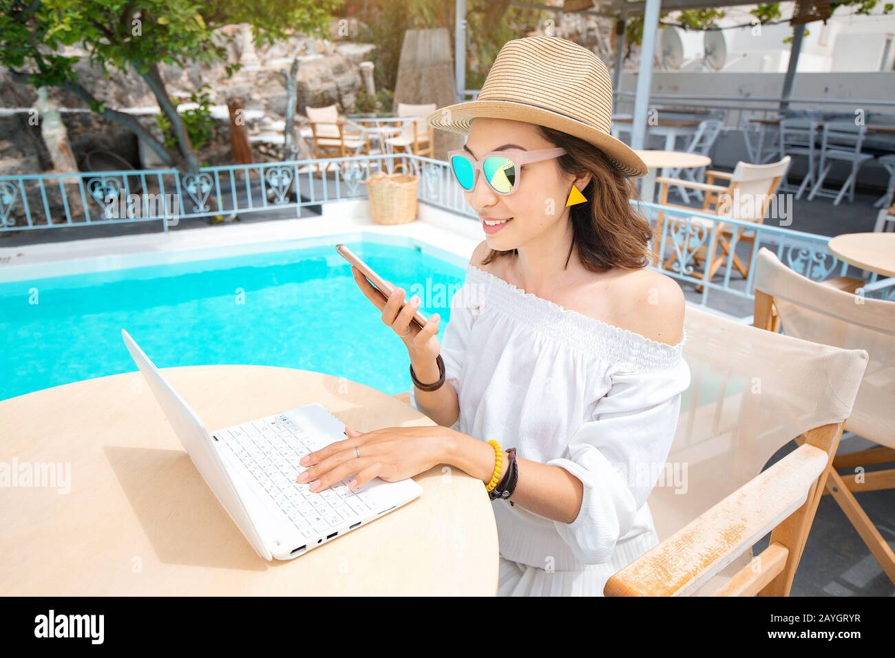 Typing pool hi-res stock photography and images - Alamy