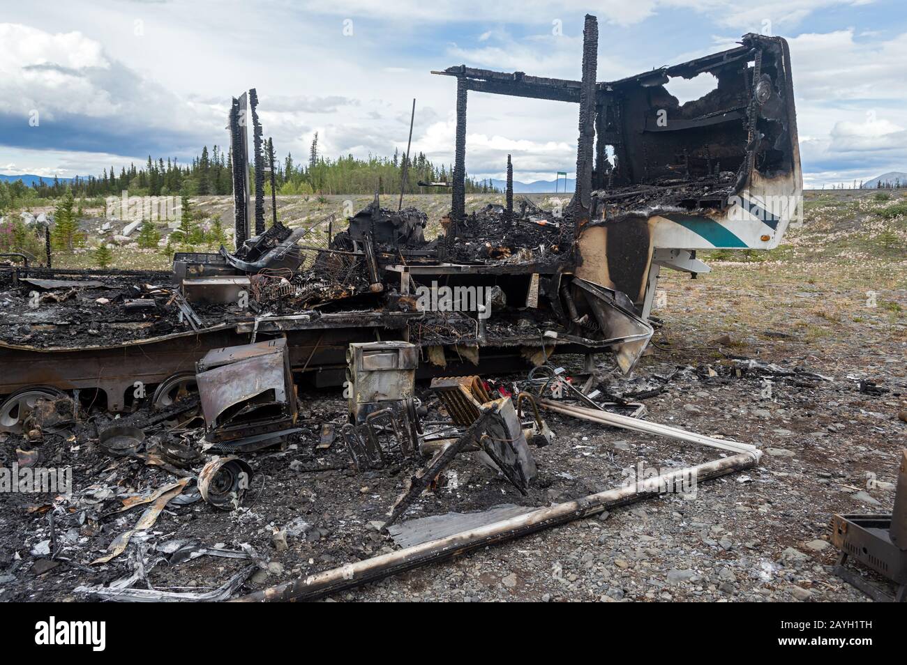 Burnt down trailer hi-res stock photography and images - Alamy