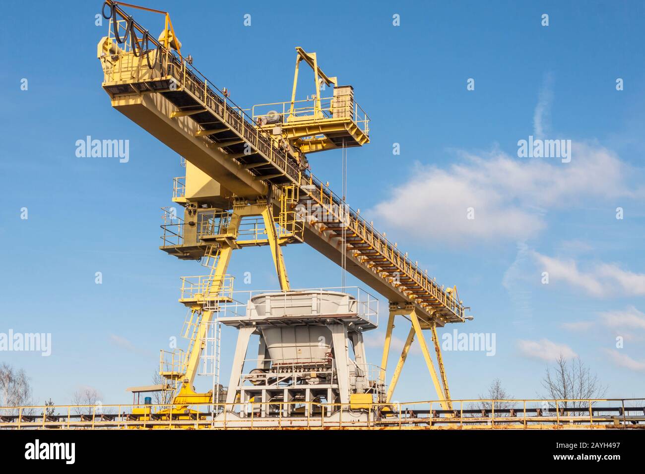 Industrial gantry hi-res stock photography and images - Alamy