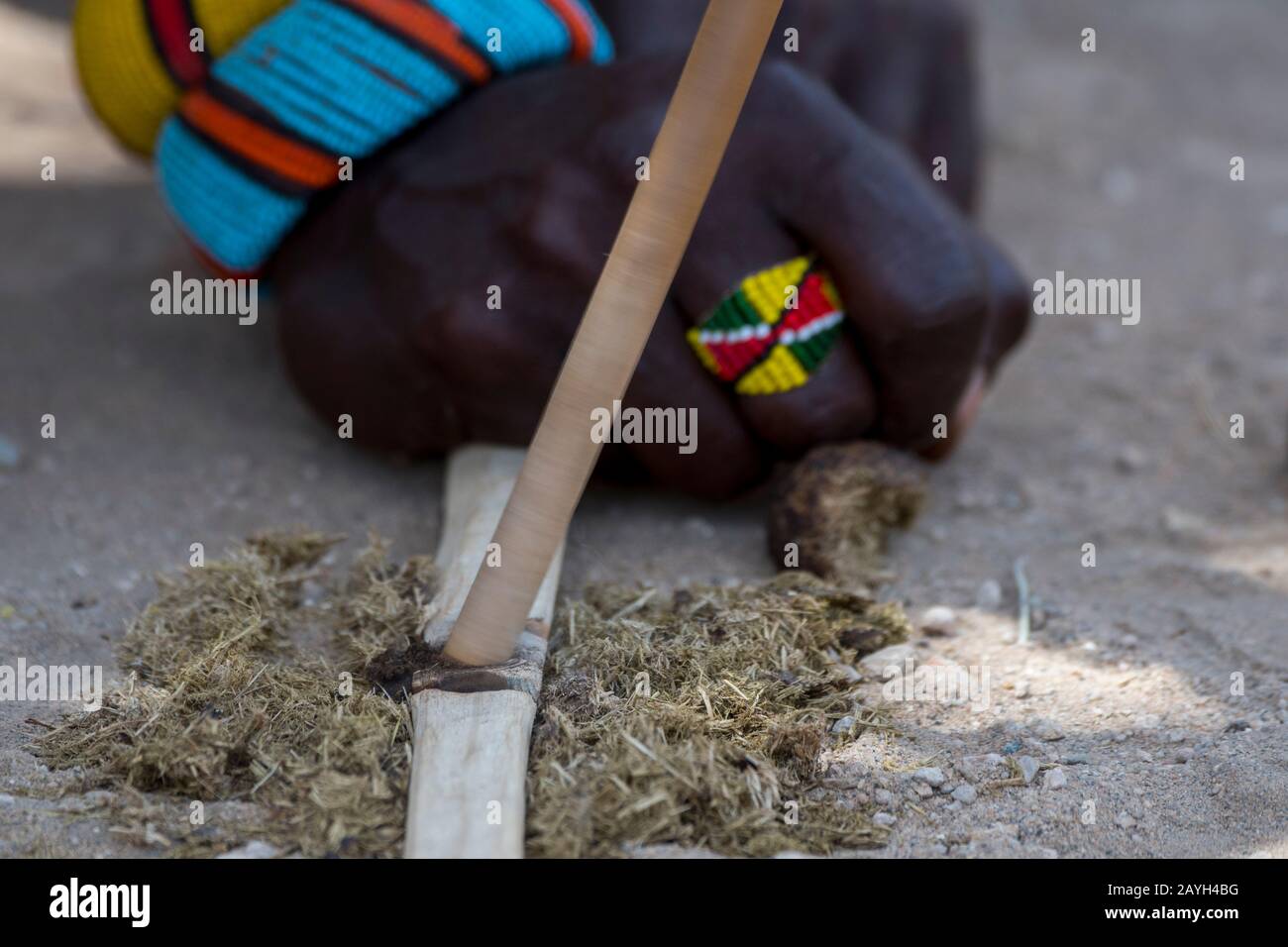 African tribes making fire hi-res stock photography and images - Alamy