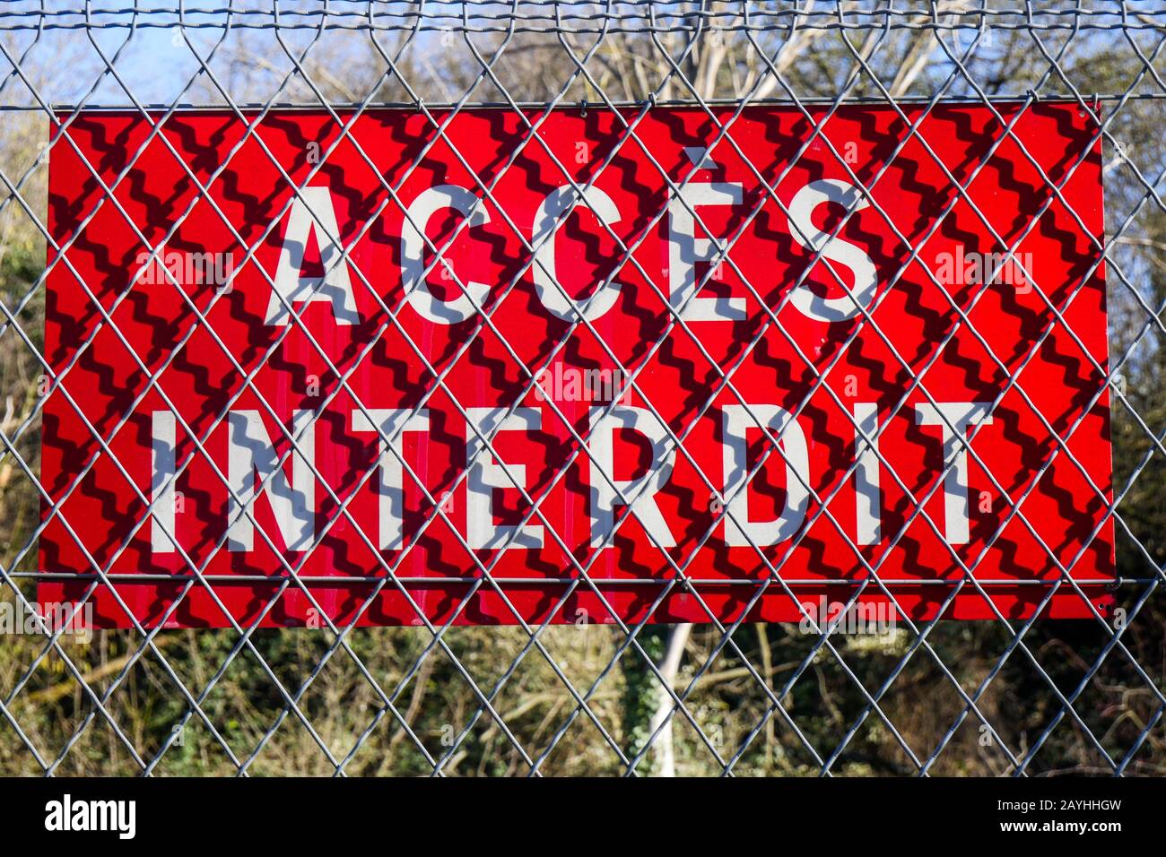 Access interdit hi-res stock photography and images - Alamy