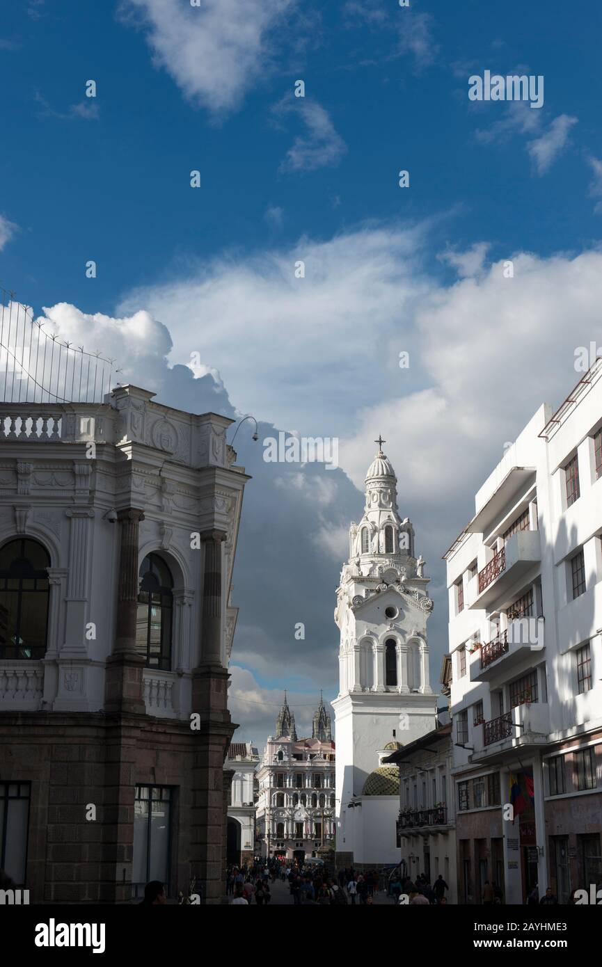 Street scene with colonial architecture in the historic center (UNESCO ...