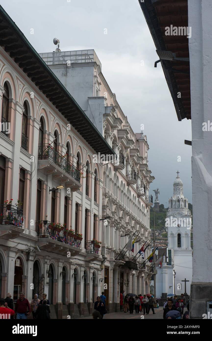 Street scene with colonial architecture in the historic center (UNESCO ...