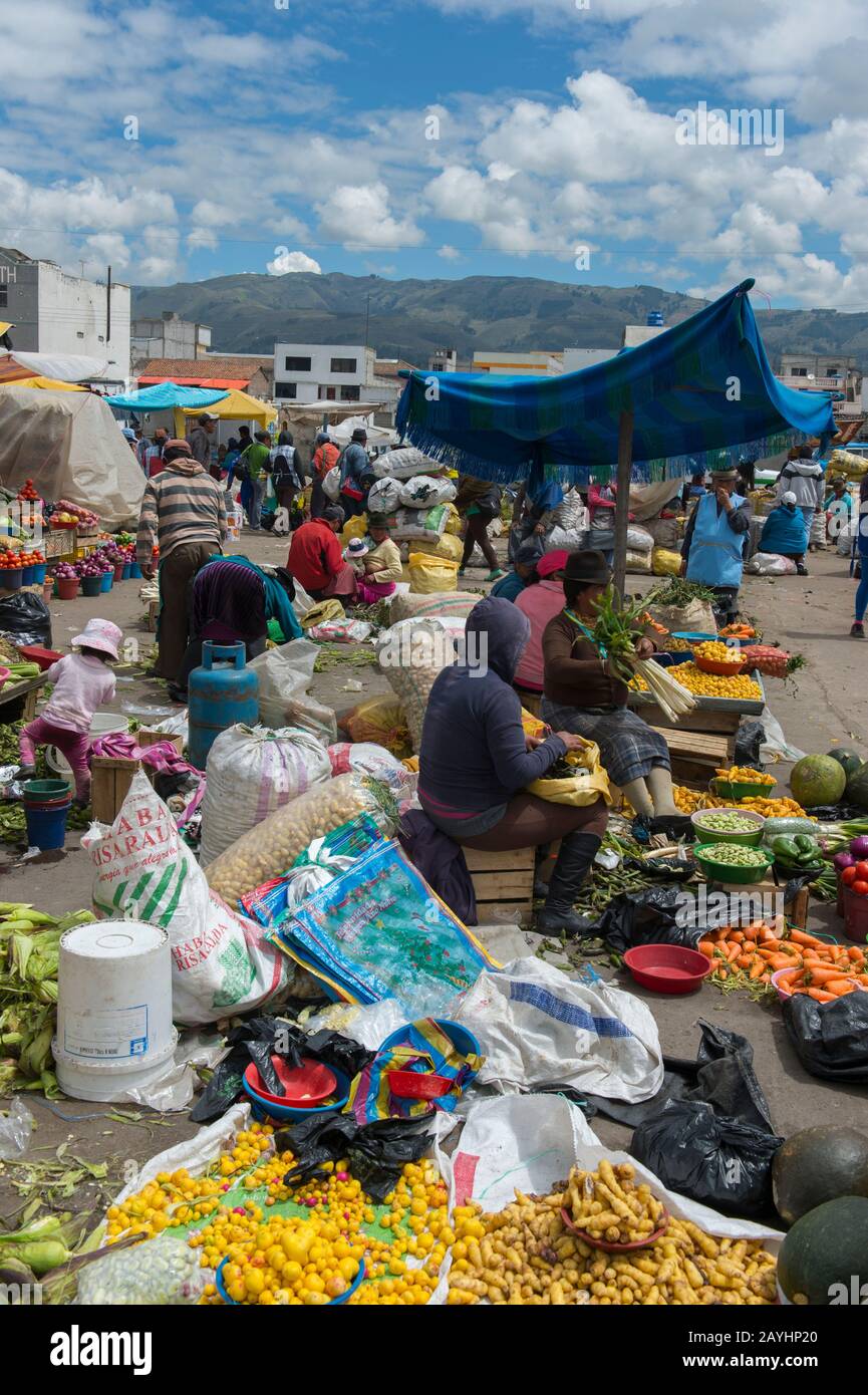 Indigenous market hi-res stock photography and images - Alamy
