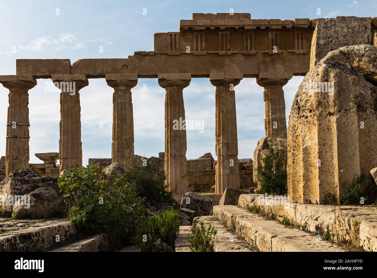 Largest greek temple in selinus hi-res stock photography and images - Alamy