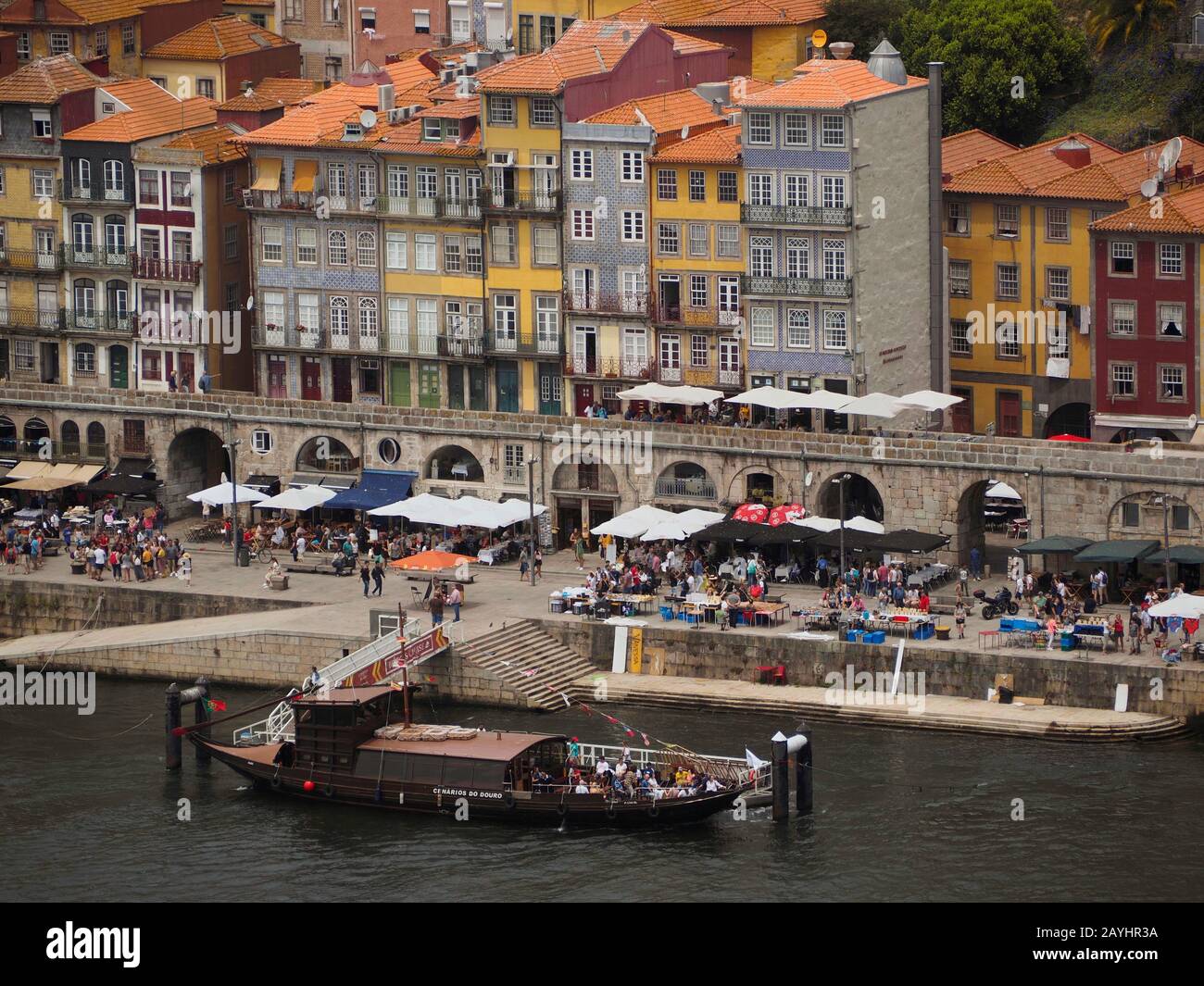 the northern Douro quay in the historic part of Porto, Portugal Stock ...
